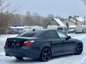 Melns BMW 530 2004 Šauļi, ar dzinēja tilpumu 2.99 L un nobraukumu 330 tūkst. km par 4200 €, foto 11 vietnē AUTOMOTO.COM.LV