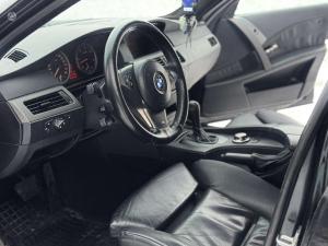 Melns BMW 530 2004 Šauļi, ar dzinēja tilpumu 2.99 L un nobraukumu 330 tūkst. km par 4200 €, foto 17 vietnē AUTOMOTO.COM.LV