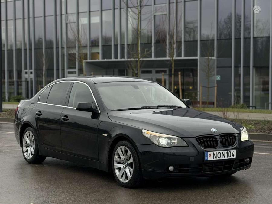 Black BMW 530 2004 in Vilnius, with an engine capacity of 3.00 L and mileage of 402 thousand km for 3100 €, photo 12 on AUTOMOTO.COM.LV