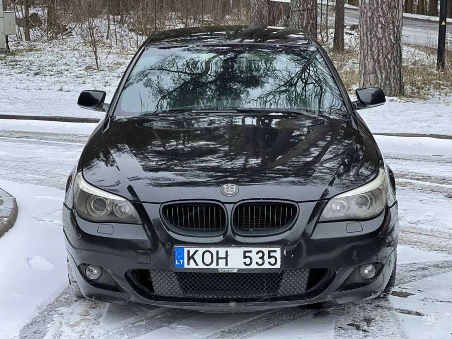 Black BMW 530 2004 in Vilnius, with an engine capacity of 2.93 L and mileage of 359 thousand km for 3300 €, photo 2 on AUTOMOTO.COM.LV