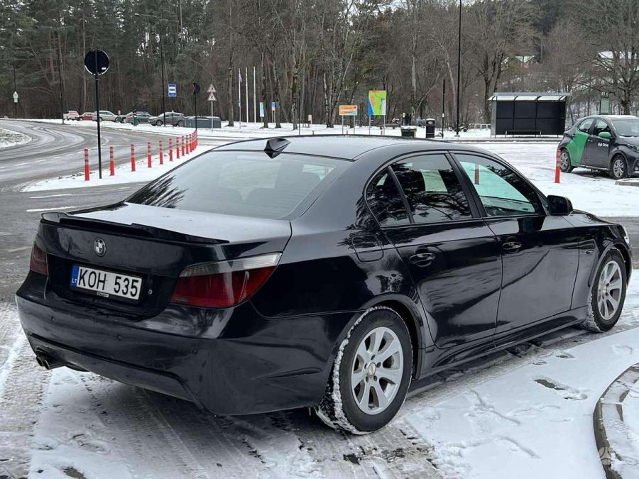 Black BMW 530 2004 in Vilnius, with an engine capacity of 2.93 L and mileage of 359 thousand km for 3300 €, photo 6 on AUTOMOTO.COM.LV