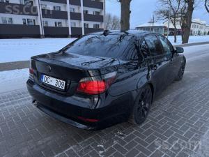 Melns BMW 530 2004 Valmiera, ar dzinēja tilpumu 3.00 L un nobraukumu 401 tūkst. km par 4550 €, foto 4 vietnē AUTOMOTO.COM.LV