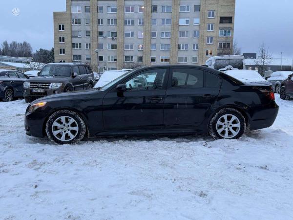 Melns BMW 530 2004 Viļņa, ar dzinēja tilpumu 2.99 L un nobraukumu 359 tūkst. km par 3300 €, foto 3 vietnē AUTOMOTO.COM.LV