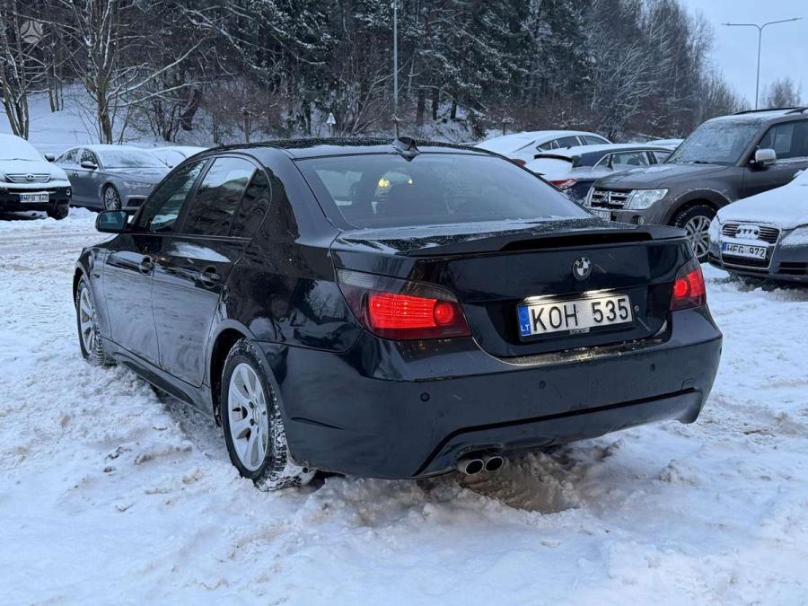 Black BMW 530 2004 in Vilnius, with an engine capacity of 2.99 L and mileage of 359 thousand km for 3300 €, photo 5 on AUTOMOTO.COM.LV