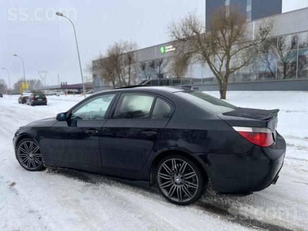 Melns BMW 530 2004 Rīga, ar dzinēja tilpumu 3.00 L un nobraukumu 408 tūkst. km par 3500 €, foto 4 vietnē AUTOMOTO.COM.LV