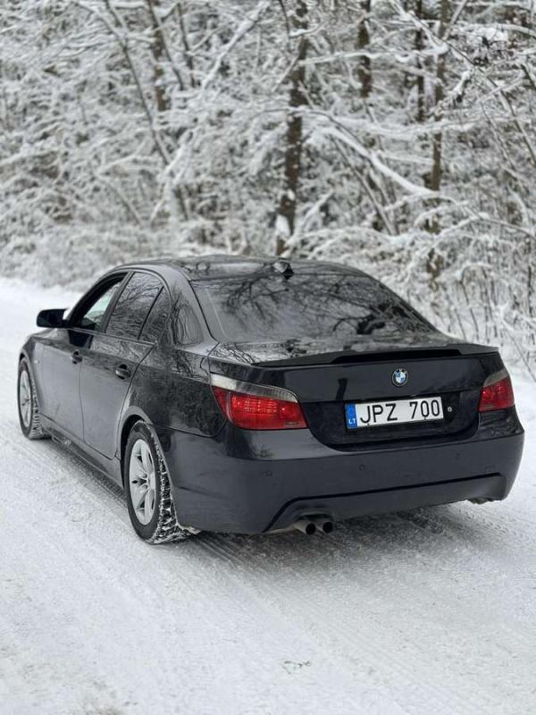 Melns BMW 530 2004 Viļņa, ar dzinēja tilpumu 2.98 L un nobraukumu 380 tūkst. km par 3900 €, foto 5 vietnē AUTOMOTO.COM.LV