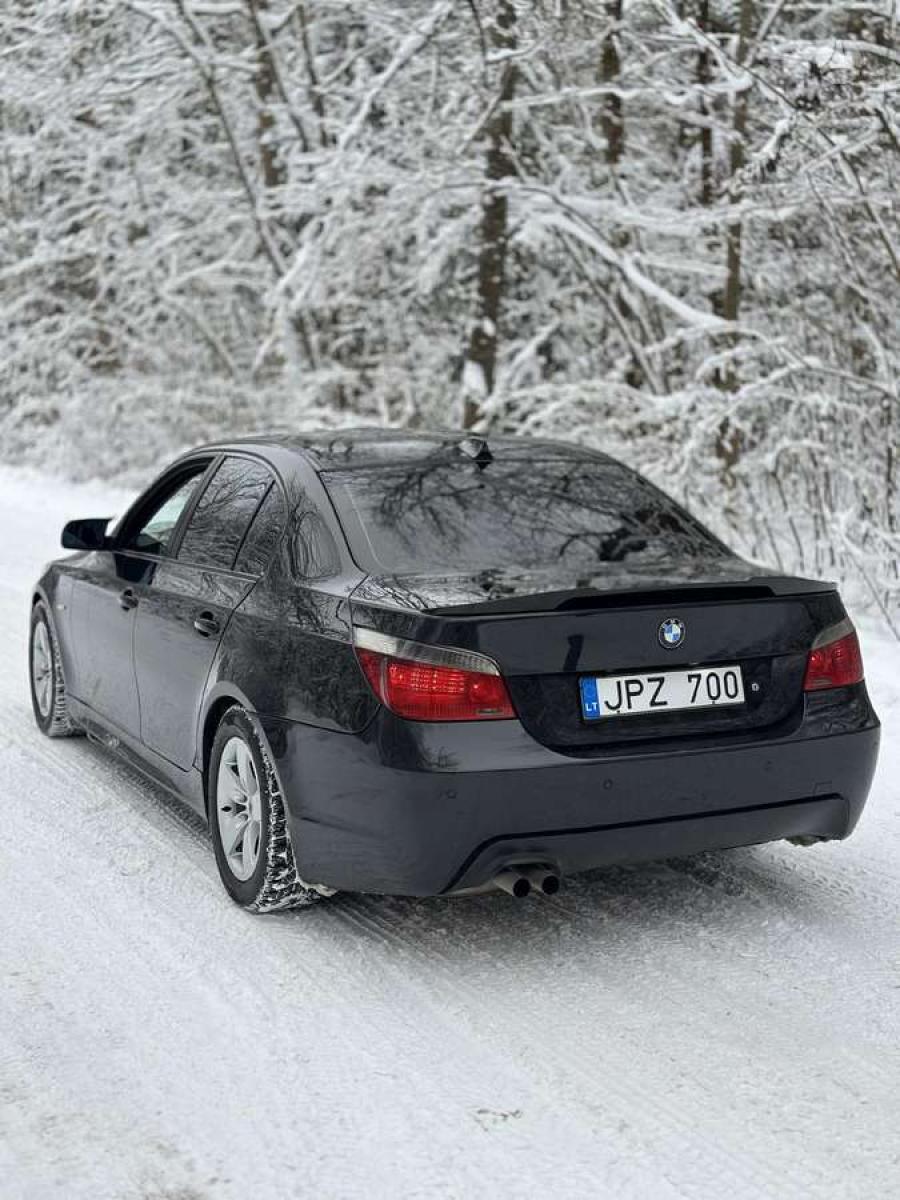 Black BMW 530 2004 in Vilnius, with an engine capacity of 2.98 L and mileage of 380 thousand km for 3900 €, photo 5 on AUTOMOTO.COM.LV