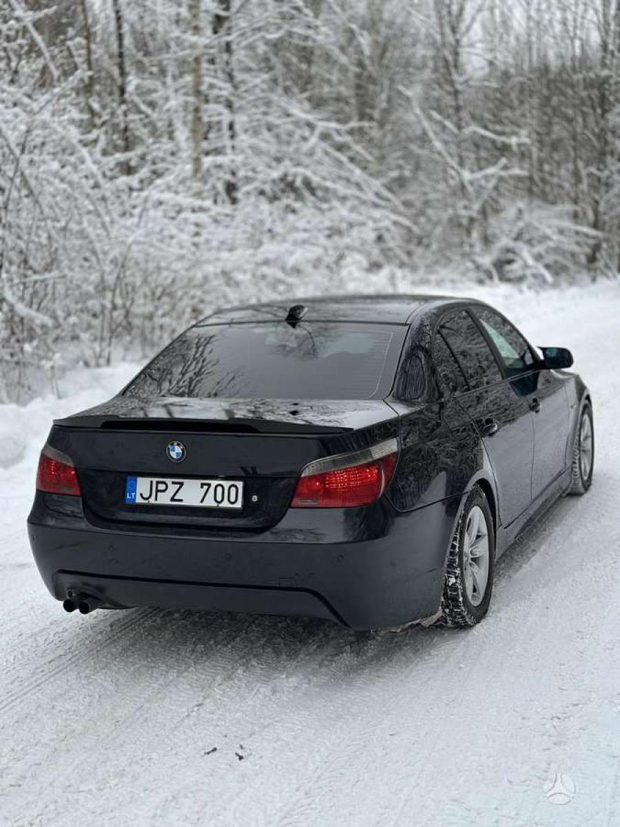 Black BMW 530 2004 in Vilnius, with an engine capacity of 2.98 L and mileage of 380 thousand km for 3900 €, photo 6 on AUTOMOTO.COM.LV