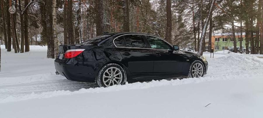 Black BMW 530 2004 in Ignalina, with an engine capacity of 3.00 L and mileage of 300 thousand km for 4200 €, photo 5 on AUTOMOTO.COM.LV
