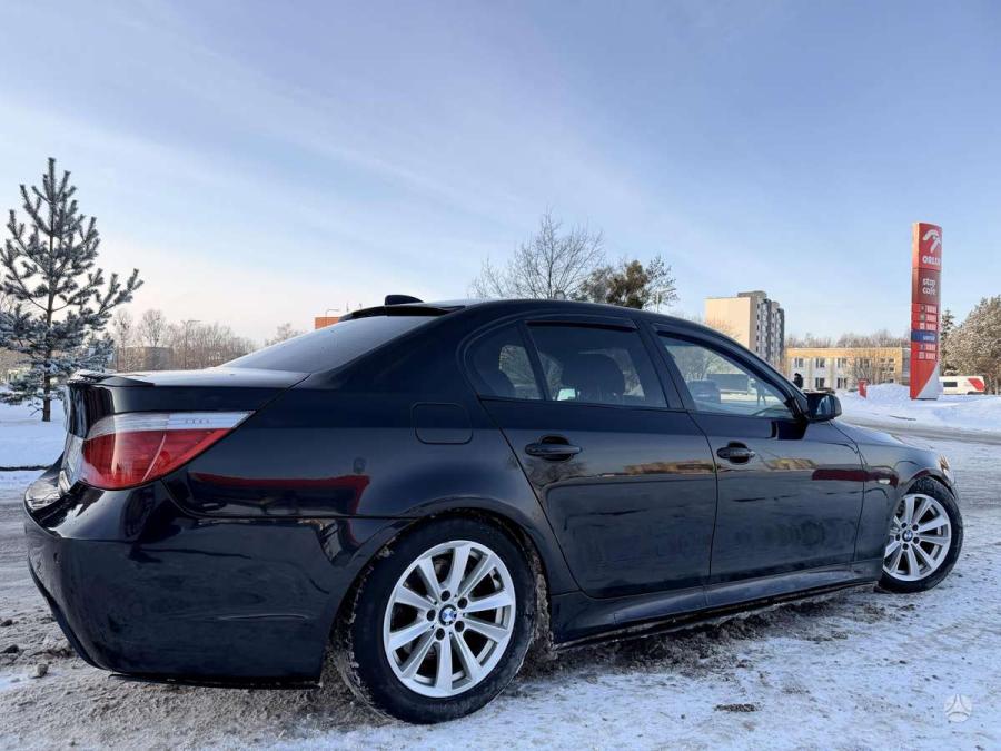 Melns BMW 530 2004 Kauņa, ar dzinēja tilpumu 2.93 L un nobraukumu 403 tūkst. km par 4490 €, foto 5 vietnē AUTOMOTO.COM.LV