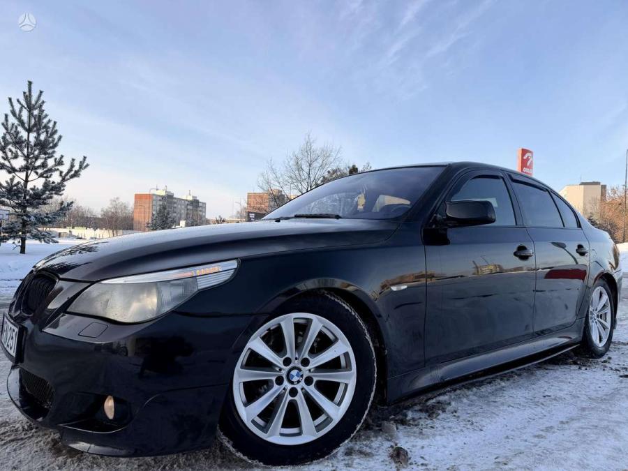Melns BMW 530 2004 Kauņa, ar dzinēja tilpumu 2.93 L un nobraukumu 403 tūkst. km par 4490 €, foto 21 vietnē AUTOMOTO.COM.LV