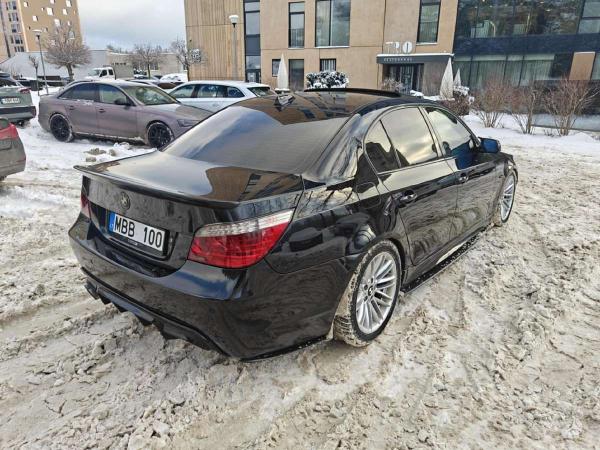 Melns BMW 530 2004 Viļņa, ar dzinēja tilpumu 2.99 L un nobraukumu 350 tūkst. km par 6000 €, foto 3 vietnē AUTOMOTO.COM.LV