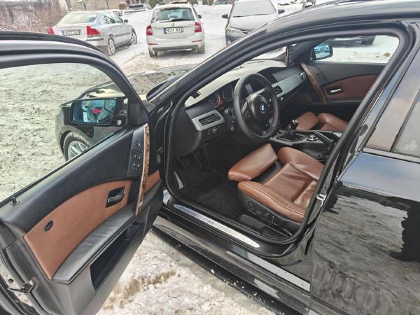 Melns BMW 530 2004 Viļņa, ar dzinēja tilpumu 2.99 L un nobraukumu 350 tūkst. km par 6000 €, foto 4 vietnē AUTOMOTO.COM.LV