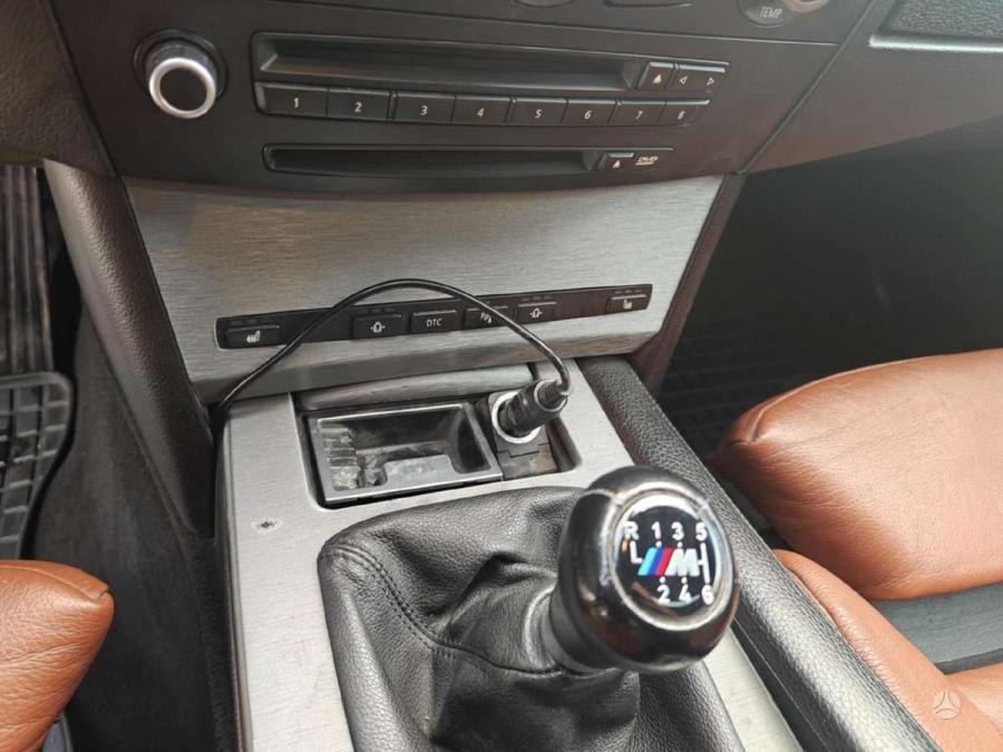 Black BMW 530 2004 in Vilnius, with an engine capacity of 2.99 L and mileage of 350 thousand km for 6000 €, photo 9 on AUTOMOTO.COM.LV