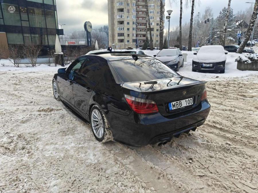 Black BMW 530 2004 in Vilnius, with an engine capacity of 2.99 L and mileage of 350 thousand km for 6000 €, photo 10 on AUTOMOTO.COM.LV