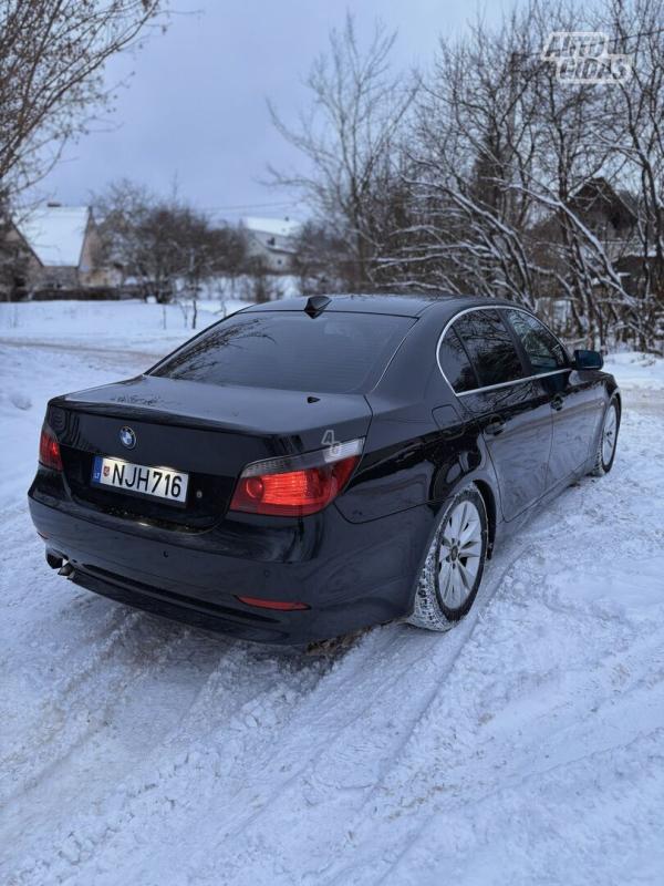 Melns BMW 530 2004 Viļņa, ar dzinēja tilpumu 3.00 L un nobraukumu 476 tūkst. km par 2600 €, foto 2 vietnē AUTOMOTO.COM.LV