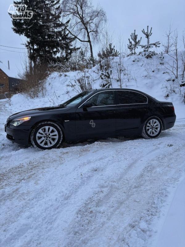 Melns BMW 530 2004 Viļņa, ar dzinēja tilpumu 3.00 L un nobraukumu 476 tūkst. km par 2600 €, foto 5 vietnē AUTOMOTO.COM.LV