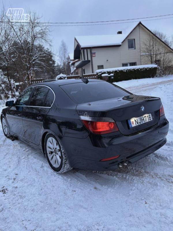 Melns BMW 530 2004 Viļņa, ar dzinēja tilpumu 3.00 L un nobraukumu 476 tūkst. km par 2600 €, foto 6 vietnē AUTOMOTO.COM.LV