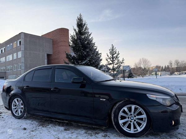 Melns BMW 530 2004 Kauņa, ar dzinēja tilpumu 3.00 L un nobraukumu 403 tūkst. km par 4350 €, foto 3 vietnē AUTOMOTO.COM.LV