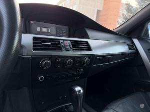 Black BMW 530 2004 in Kaunas, with an engine capacity of 3.00 L and mileage of 403 thousand km for 4350 €, photo 7 on AUTOMOTO.COM.LV