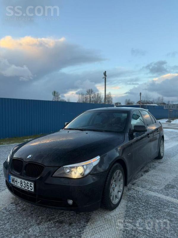 Black BMW 530 2004 in Riga, with an engine capacity of 3.00 L and mileage of 329 thousand km for 3450 €, photo 1 on AUTOMOTO.COM.LV