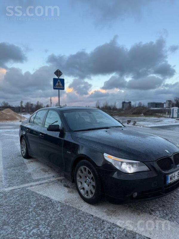 Black BMW 530 2004 in Riga, with an engine capacity of 3.00 L and mileage of 329 thousand km for 3450 €, photo 2 on AUTOMOTO.COM.LV