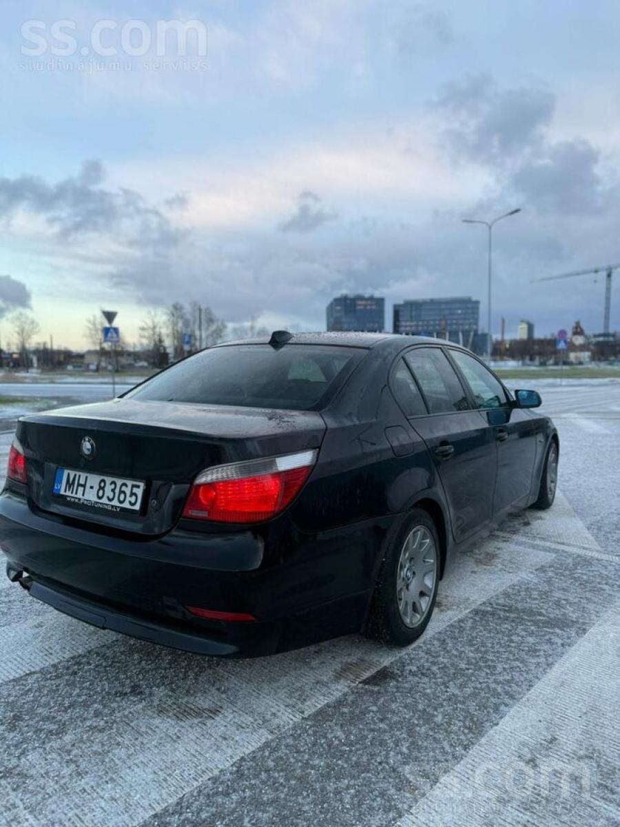 Melns BMW 530 2004 Rīga, ar dzinēja tilpumu 3.00 L un nobraukumu 329 tūkst. km par 3450 €, foto 3 vietnē AUTOMOTO.COM.LV