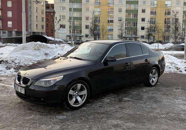 Black BMW 530 2004 in Vilnius, with an engine capacity of 2.99 L and mileage of 350 thousand km for 2900 €, photo 2 on AUTOMOTO.COM.LV