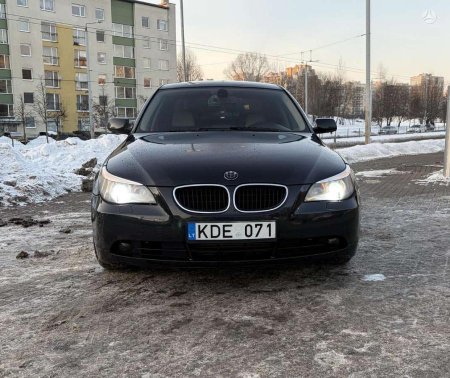 Black BMW 530 2004 in Vilnius, with an engine capacity of 2.99 L and mileage of 350 thousand km for 2900 €, photo 4 on AUTOMOTO.COM.LV