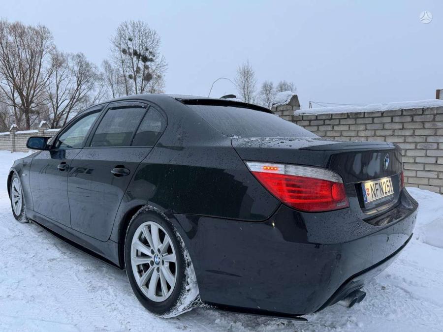 Melns BMW 530 2004 Kauņa, ar dzinēja tilpumu 2.99 L un nobraukumu 395 tūkst. km par 4450 €, foto 11 vietnē AUTOMOTO.COM.LV