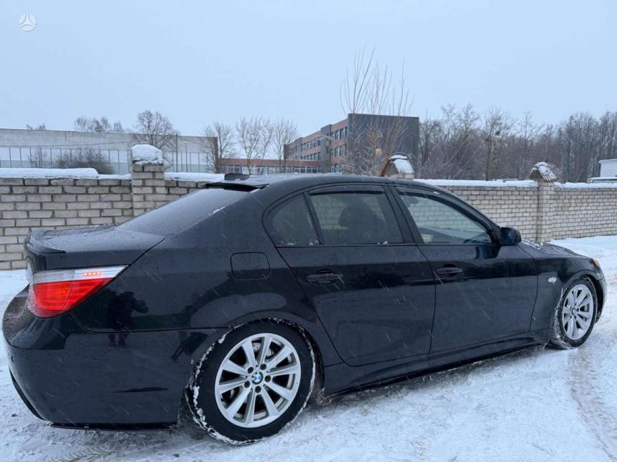 Melns BMW 530 2004 Kauņa, ar dzinēja tilpumu 2.99 L un nobraukumu 395 tūkst. km par 4450 €, foto 21 vietnē AUTOMOTO.COM.LV