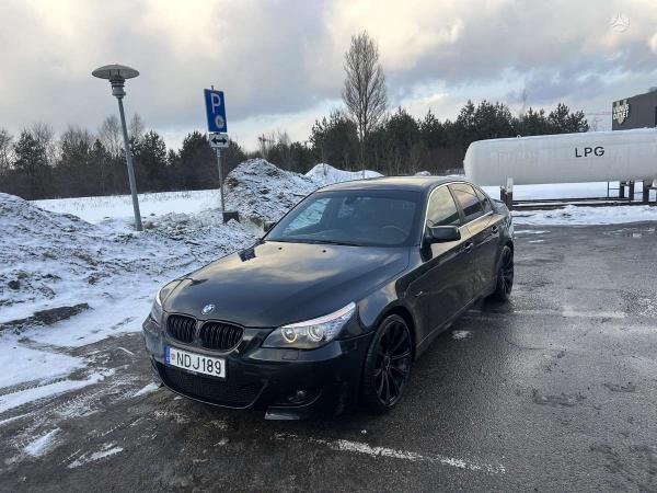 Melns BMW 530 2004 Viļņa, ar dzinēja tilpumu 3.00 L un nobraukumu 450 tūkst. km par 3950 €, foto 2 vietnē AUTOMOTO.COM.LV