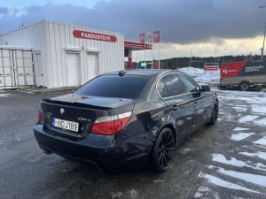 Melns BMW 530 2004 Viļņa, ar dzinēja tilpumu 3.00 L un nobraukumu 450 tūkst. km par 3950 €, foto 4 vietnē AUTOMOTO.COM.LV
