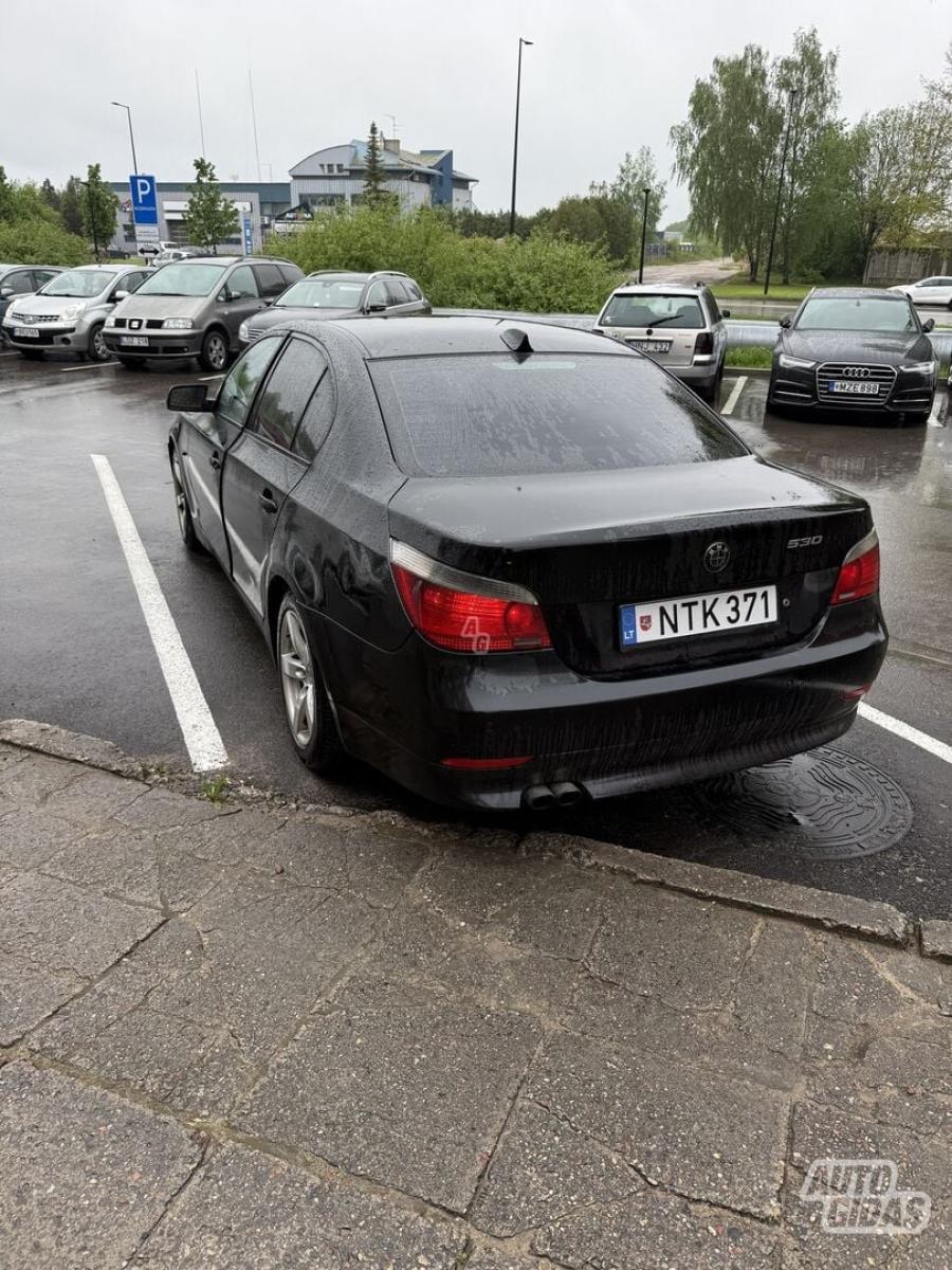 Black BMW 530 2004 in Alytus, with an engine capacity of 3.00 L and mileage of 350 thousand km for 3500 €, photo 5 on AUTOMOTO.COM.LV