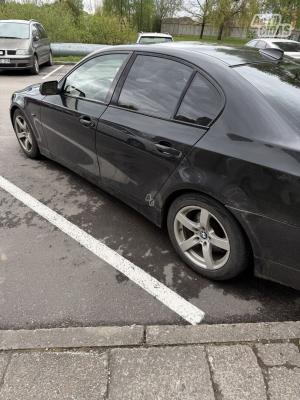 Black BMW 530 2004 in Alytus, with an engine capacity of 3.00 L and mileage of 350 thousand km for 3500 €, photo 6 on AUTOMOTO.COM.LV