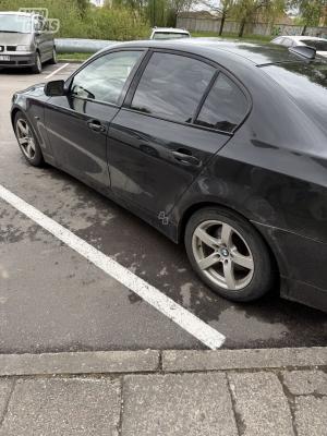 Black BMW 530 2004 in Alytus, with an engine capacity of 3.00 L and mileage of 350 thousand km for 3500 €, photo 7 on AUTOMOTO.COM.LV
