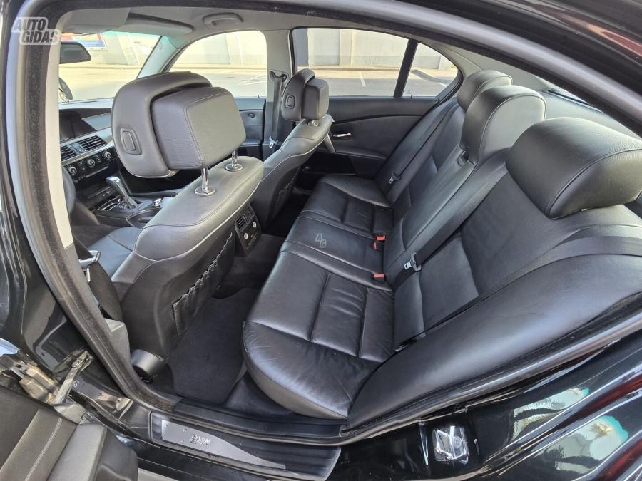 Black BMW 530 2004 in Vilnius, with an engine capacity of 3.00 L and mileage of 289 thousand km for 3800 €, photo 17 on AUTOMOTO.COM.LV