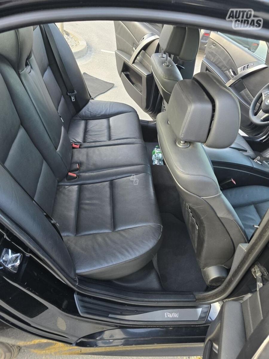 Black BMW 530 2004 in Vilnius, with an engine capacity of 3.00 L and mileage of 289 thousand km for 3800 €, photo 19 on AUTOMOTO.COM.LV