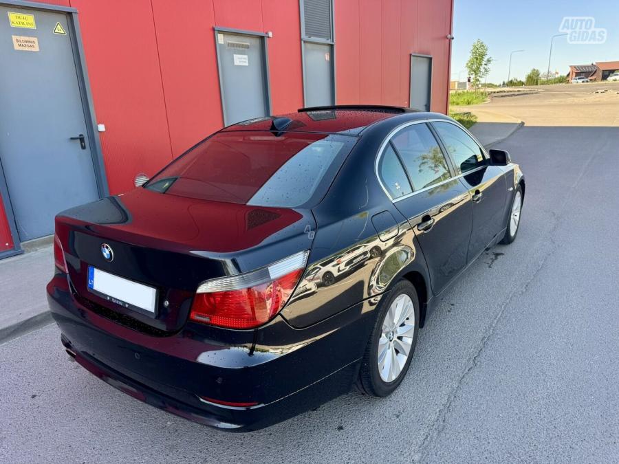 Black BMW 530 2004 in Kaunas, with an engine capacity of 3.00 L and mileage of 299 thousand km for 3500 €, photo 4 on AUTOMOTO.COM.LV