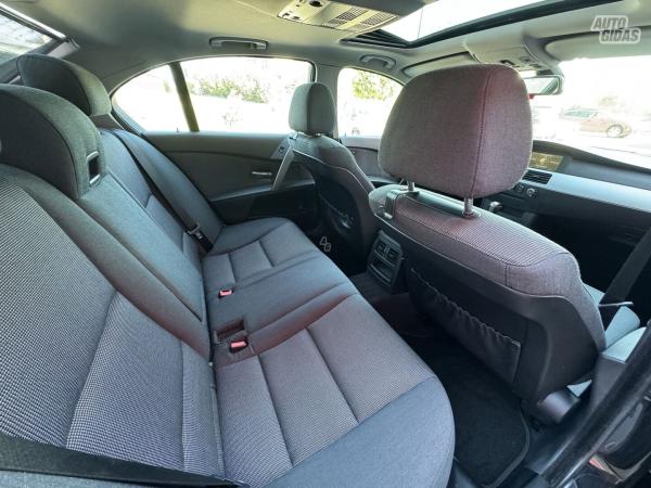 Melns BMW 530 2004 Kauņa, ar dzinēja tilpumu 3.00 L un nobraukumu 299 tūkst. km par 3500 €, foto 10 vietnē AUTOMOTO.COM.LV