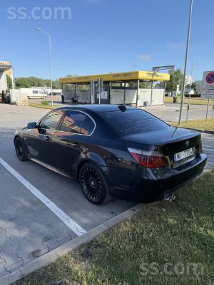 Melns BMW 530 2004 Liepāja, ar dzinēja tilpumu 3.00 L un nobraukumu 0 tūkst. km par 3400 €, foto 4 vietnē AUTOMOTO.COM.LV