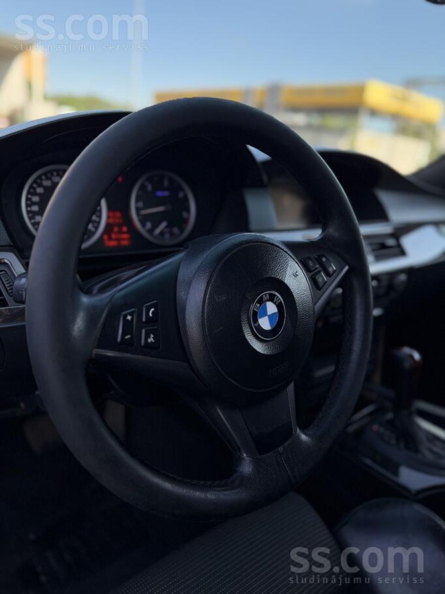 Melns BMW 530 2004 Liepāja, ar dzinēja tilpumu 3.00 L un nobraukumu 0 tūkst. km par 3400 €, foto 10 vietnē AUTOMOTO.COM.LV