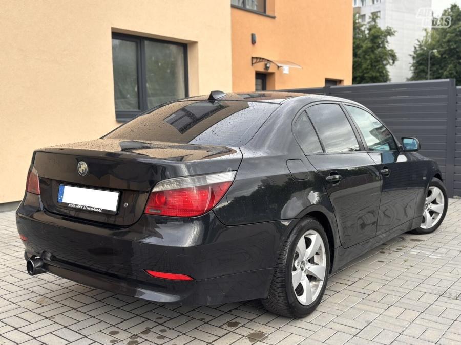 Черный БМВ 530 2004 в Каунас, объемом двигателя 3.00 л и пробегом 400 тыс. км за 2450 €, фото 5 на AUTOMOTO.COM.LV