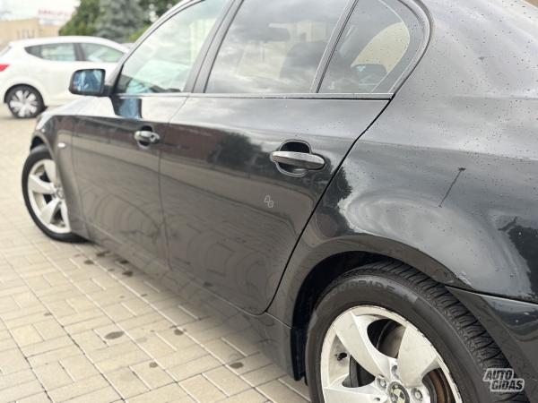 Melns BMW 530 2004 Kauņa, ar dzinēja tilpumu 3.00 L un nobraukumu 400 tūkst. km par 2450 €, foto 8 vietnē AUTOMOTO.COM.LV