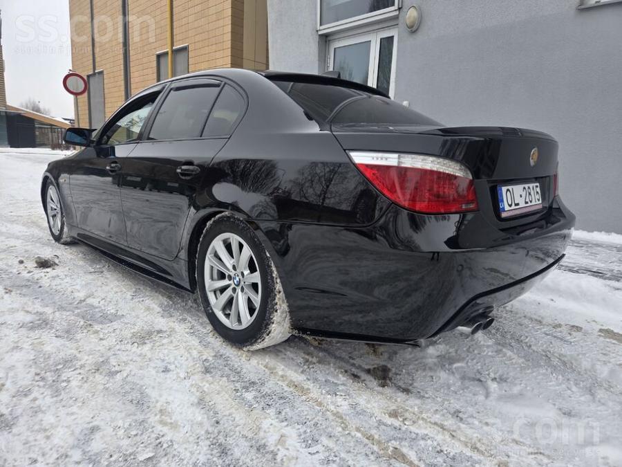 Melns BMW 530 2004 Rīga, ar dzinēja tilpumu 3.00 L un nobraukumu 0 tūkst. km par 4900 €, foto 4 vietnē AUTOMOTO.COM.LV