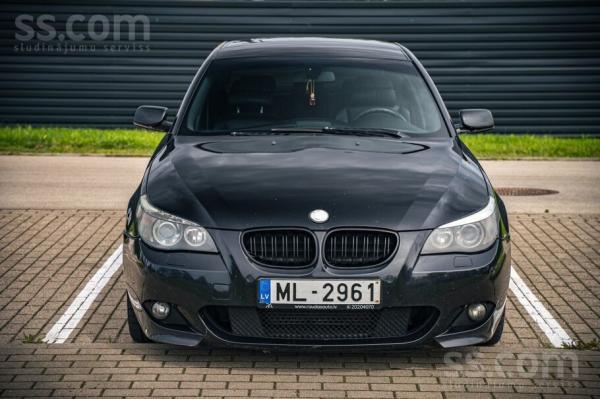 Black BMW 530 2004 in Riga, with an engine capacity of 3.00 L and mileage of 0 thousand km for 3990 €, photo 2 on AUTOMOTO.COM.LV