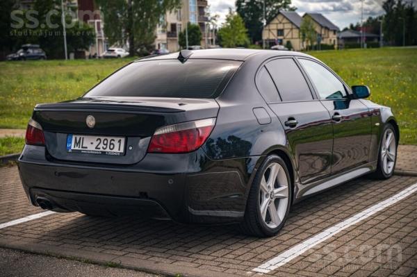 Black BMW 530 2004 in Riga, with an engine capacity of 3.00 L and mileage of 0 thousand km for 3990 €, photo 4 on AUTOMOTO.COM.LV