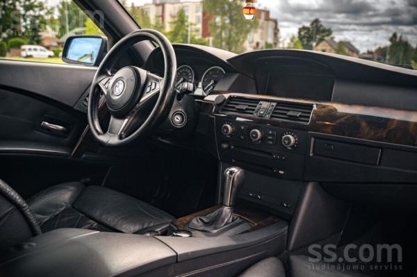 Black BMW 530 2004 in Riga, with an engine capacity of 3.00 L and mileage of 0 thousand km for 3990 €, photo 7 on AUTOMOTO.COM.LV
