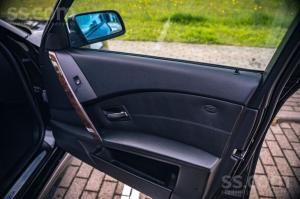 Black BMW 530 2004 in Riga, with an engine capacity of 3.00 L and mileage of 0 thousand km for 3990 €, photo 12 on AUTOMOTO.COM.LV