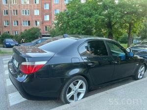 Black BMW 530 2004 in Riga, with an engine capacity of 3.00 L and mileage of 379 thousand km for 4400 €, photo 4 on AUTOMOTO.COM.LV